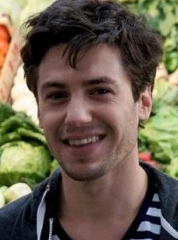 Esteban Masturini - SensaCine.com