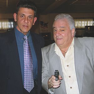 Vinny Vella Jr - SensaCine.com