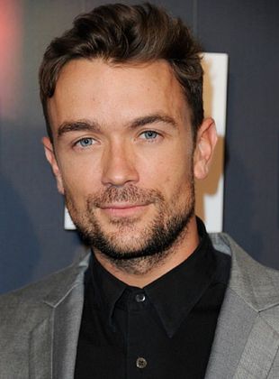 Emrhys Cooper - SensaCine.com