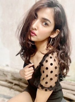 Heer Kaur - SensaCine.com