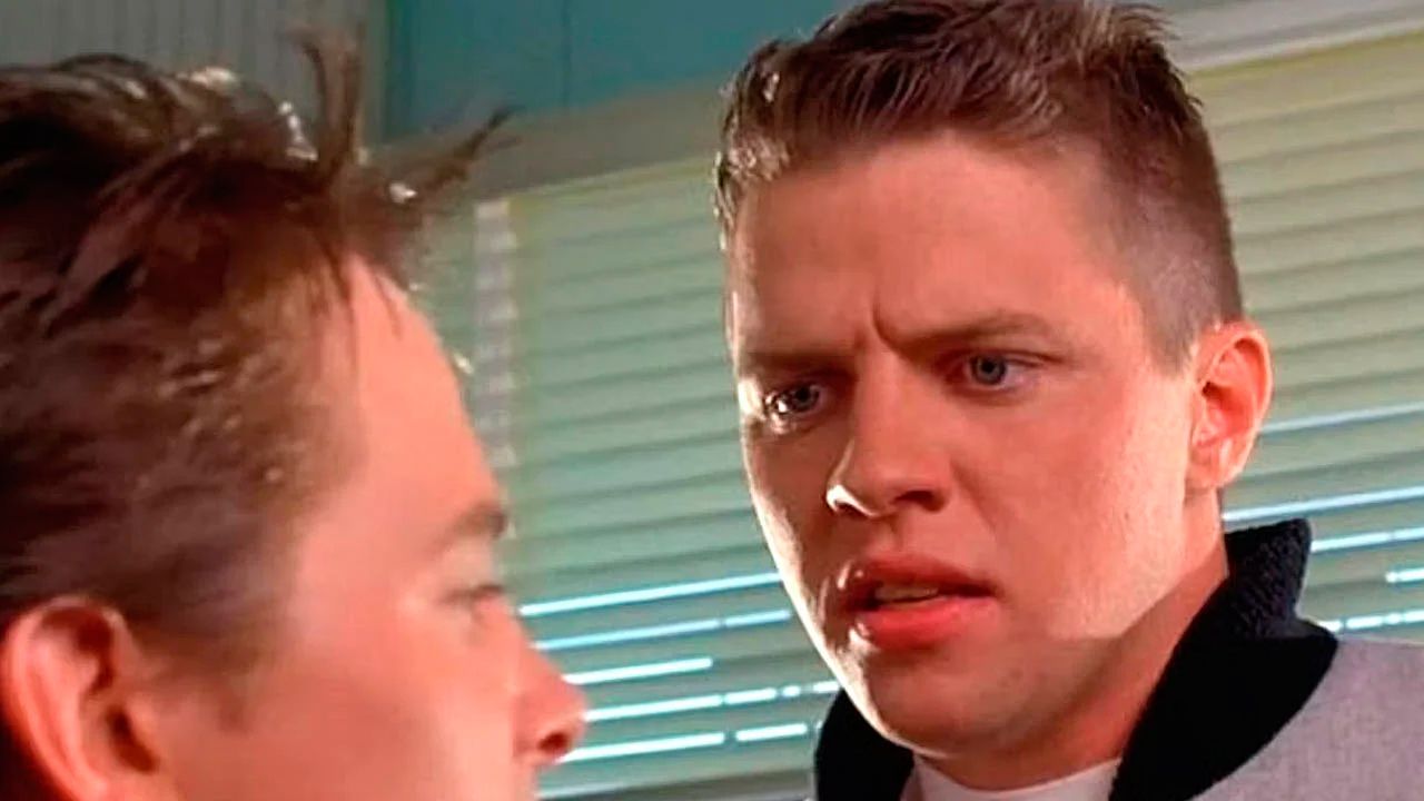 Interpretó a Biff Tannen, el villano de 'Regreso al futuro' en los años ...