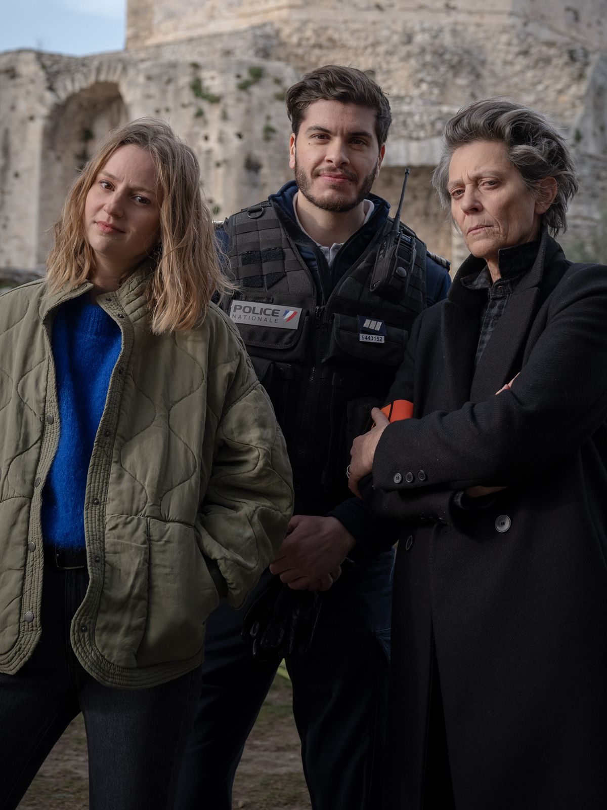 Reparto de la película Asesinato en Nimes : directores, actores e ...