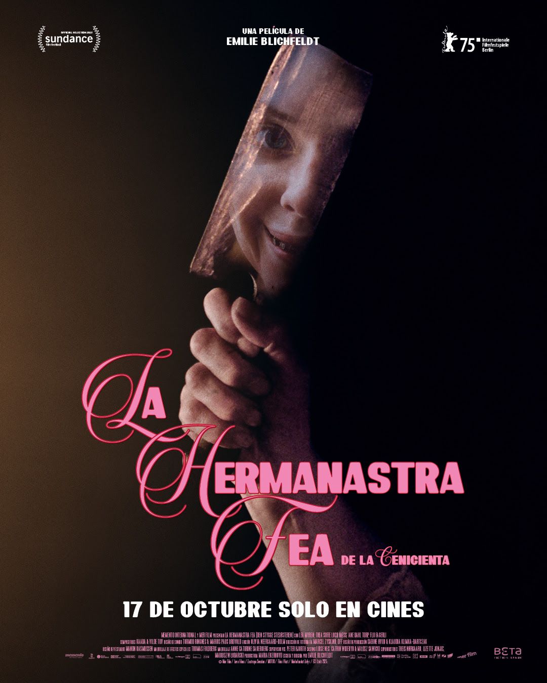 La hermanastra fea - Película 2025 - SensaCine.com