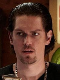 Steve Howey - SensaCine.com