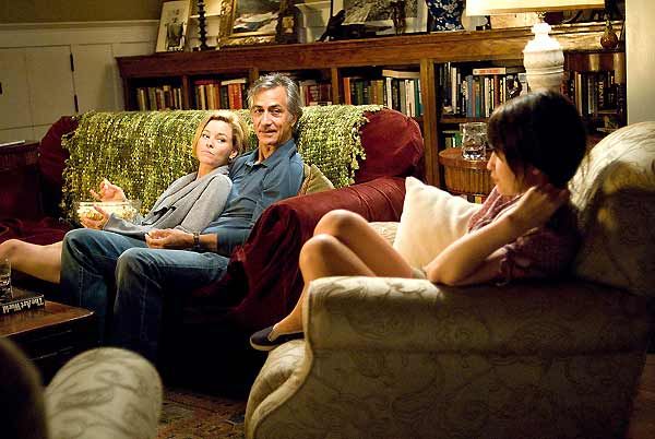 Foto de Emily Browning - Presencias extrañas : Foto David Strathairn ...