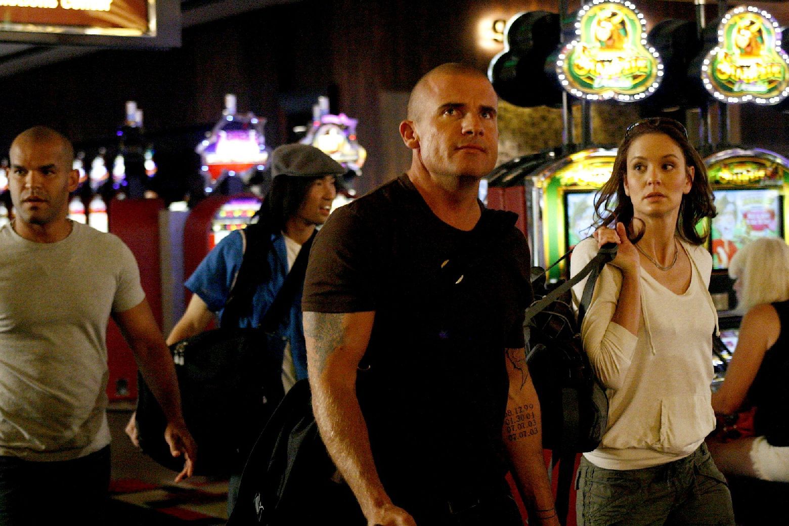 Foto de Dominic Purcell - Foto James Hiroyuki Liao, Sarah Wayne Callies ...