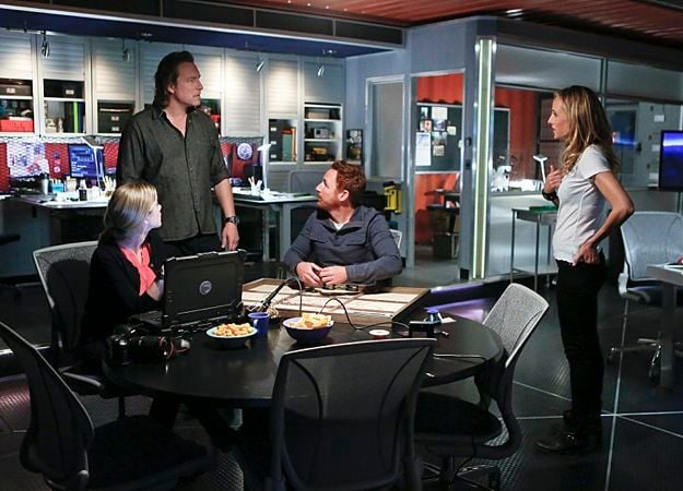 NCIS: Los Ángeles : NCIS: Los Ángeles : Foto Kim Raver, John Corbett ...