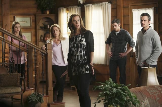 Cinco hermanos : Foto Emily VanCamp, Rachel Griffiths, Dave Annable ...