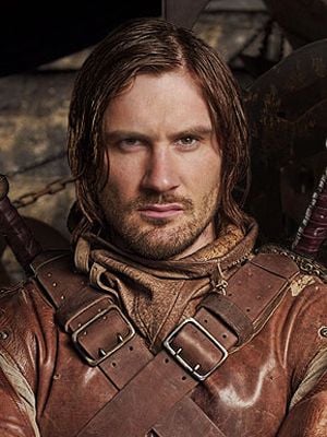 Clive Standen - SensaCine.com