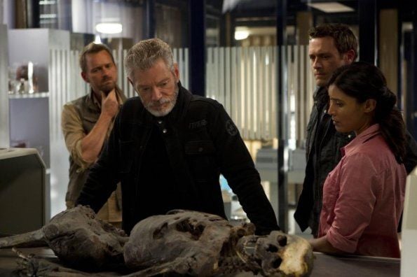 Foto de Rod Hallett - Terra Nova : Foto Stephen Lang, Shelley Conn ...