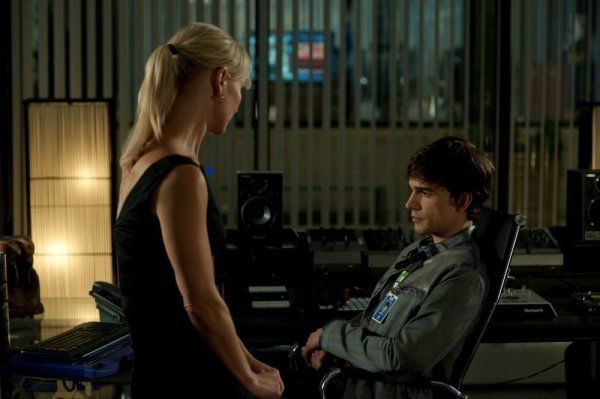 Covert Affairs : Covert Affairs : Foto Kari Matchett, Christopher ...