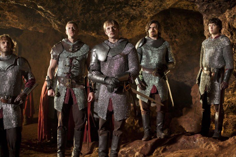 Merlín : Merlín : Foto Bradley James (II), Tom Hopper, Rupert Young ...