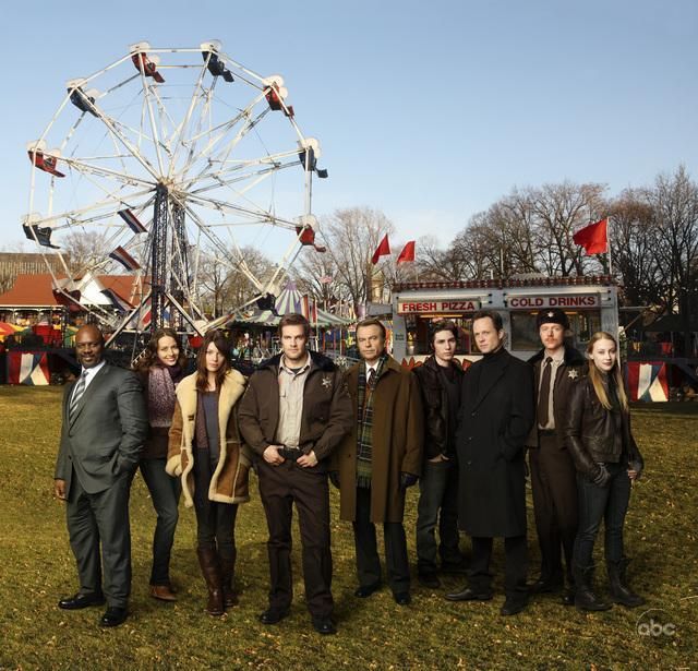 Happy Town : Foto Geoff Stults, Amy Acker, Sarah Gadon, Ben Schnetzer ...