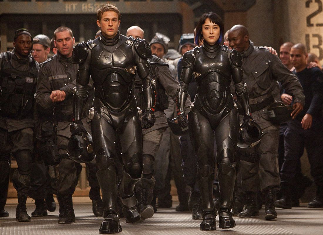 Foto de Charlie Hunnam - Pacific Rim : Foto Charlie Hunnam, Rinko ...
