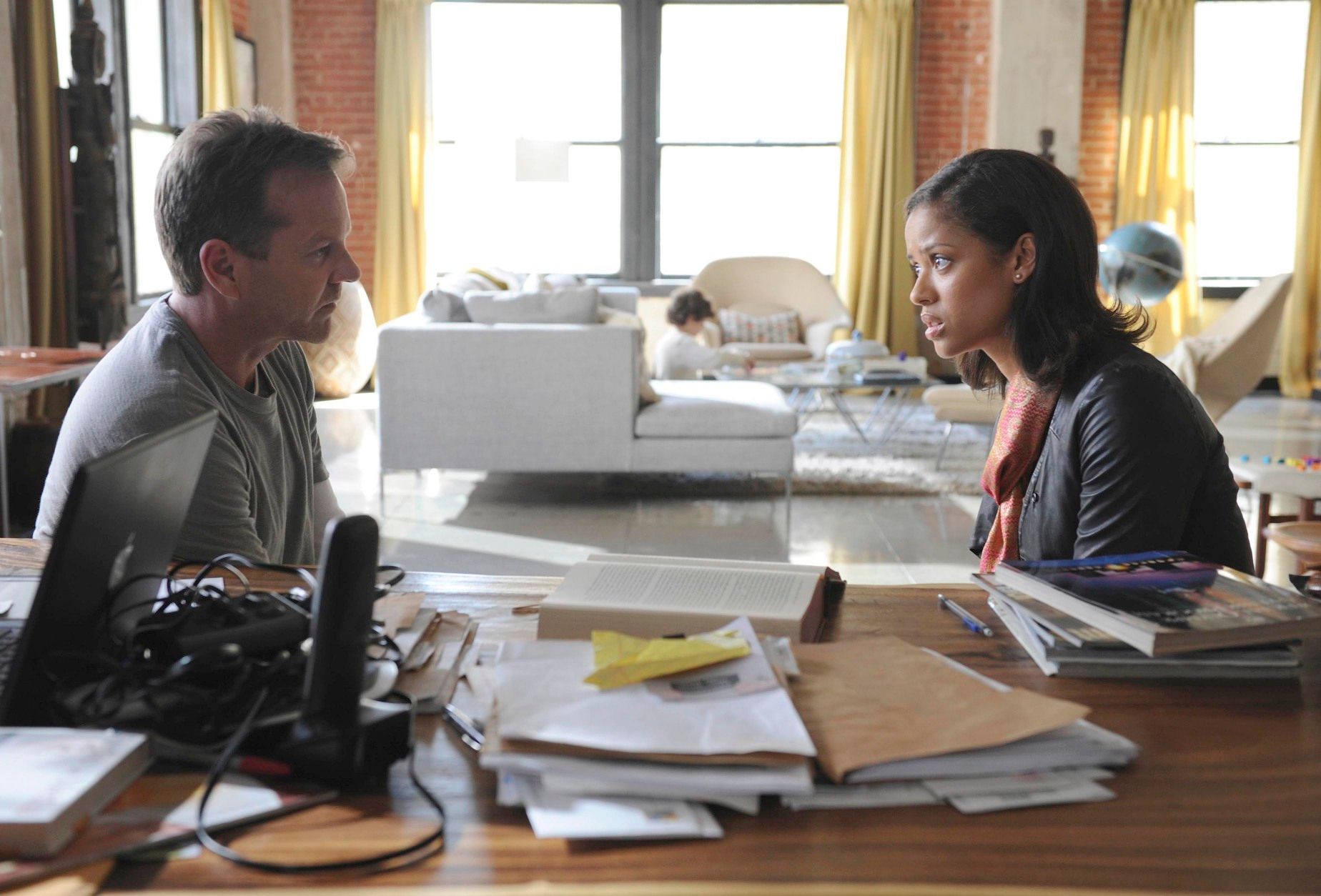 Foto de Gugu Mbatha-Raw - Touch : Foto Gugu Mbatha-Raw, Kiefer ...