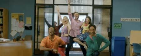 'Community', al más puro estilo 'Glee' en su episodio navideño ...