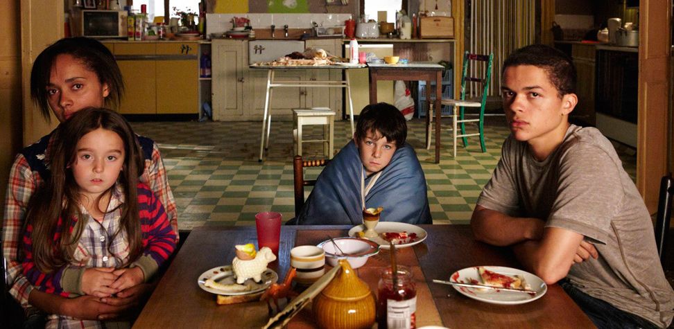 Foto de Reece Noi - Hit & Miss : Foto Reece Noi, Jorden Bennie, Karla ...