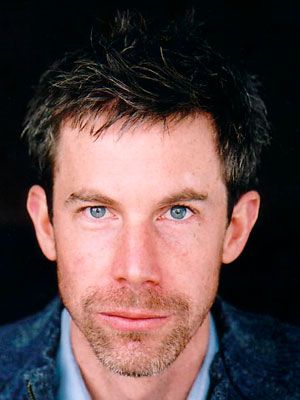 Jonathan Young - SensaCine.com