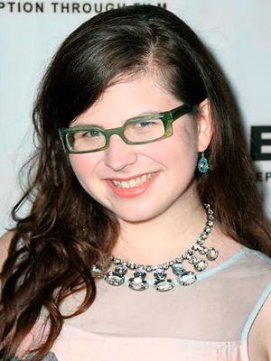 Savannah Dooley - SensaCine.com