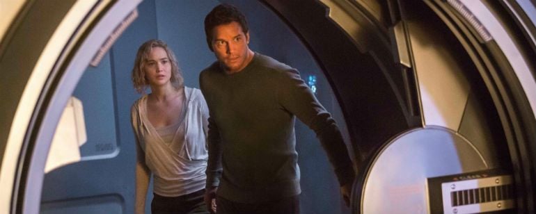'Passengers': Jennifer Lawrence y Chris Pratt exploran la nave en las ...