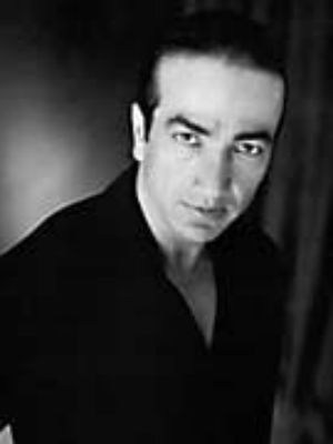 Yousuf Azami - SensaCine.com