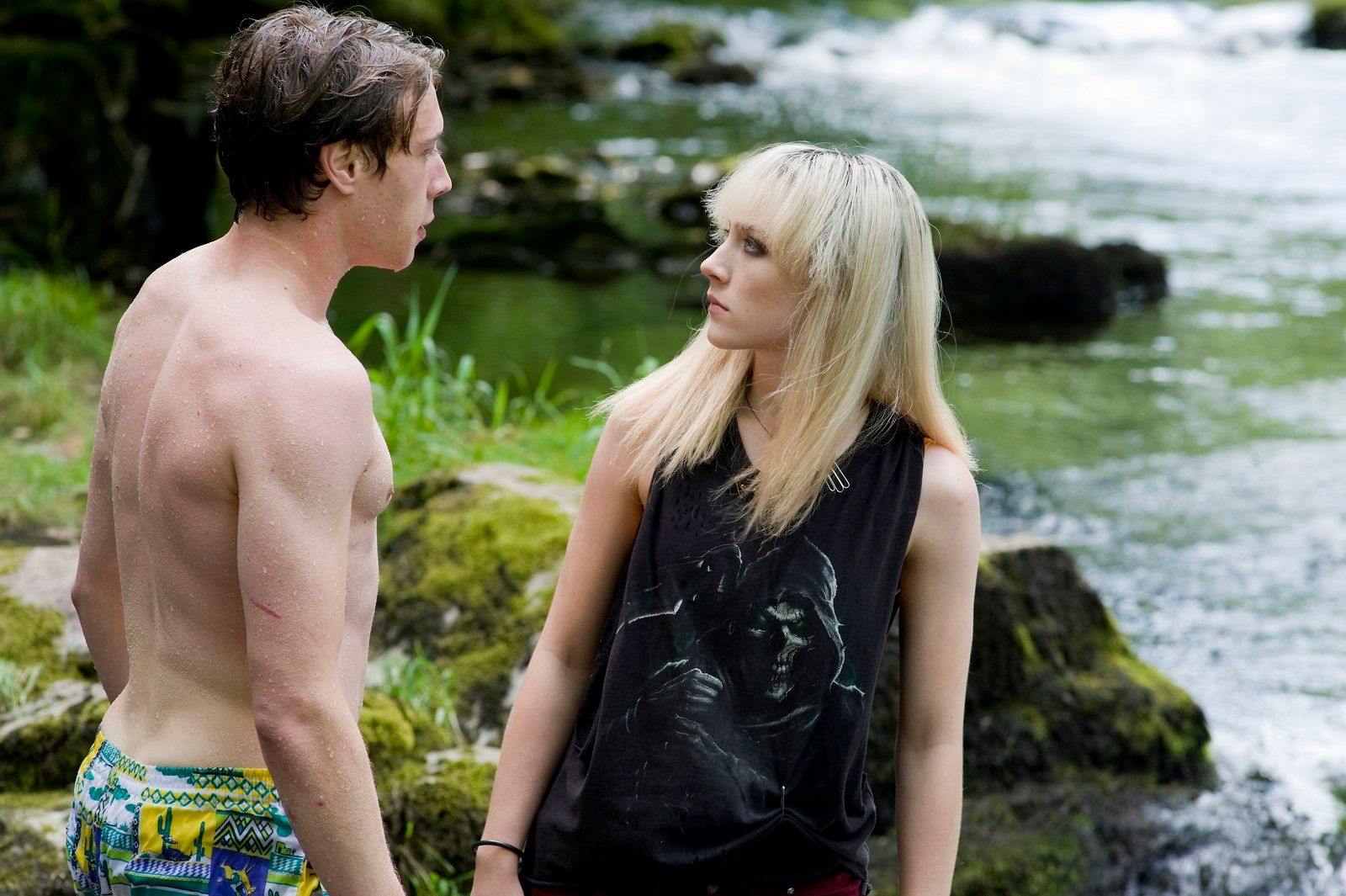 Foto de George MacKay - Mi vida ahora : Foto Saoirse Ronan, George ...