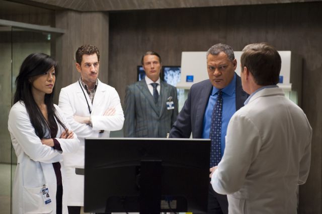 Foto de Mads Mikkelsen - Foto Aaron Abrams, Laurence Fishburne ...