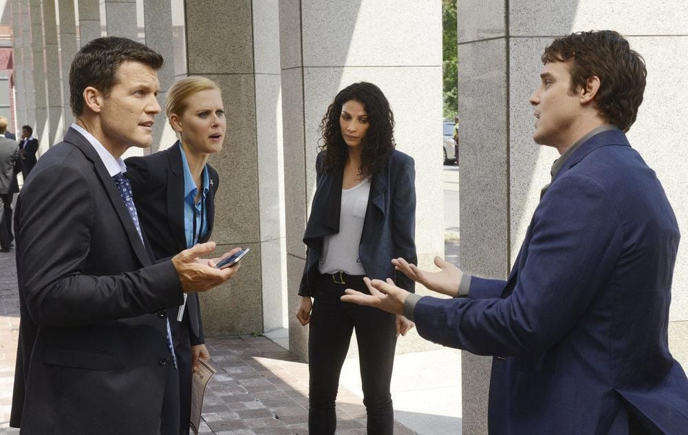 Foto de Janet Varney - Almacén 13 : Foto Eddie McClintock, Mark Deklin ...