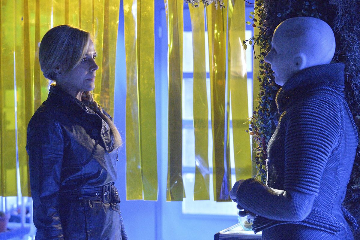 Foto de Trenna Keating - Defiance : Foto Julie Benz, Trenna Keating ...