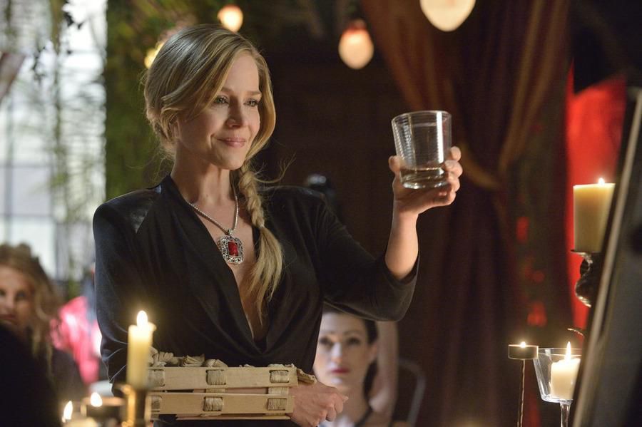 Foto de Julie Benz - Defiance : Foto Julie Benz - Foto 34 de 132 ...