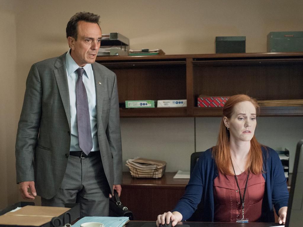 Foto de Elizabeth Greer - Ray Donovan : Foto Hank Azaria, Elizabeth ...