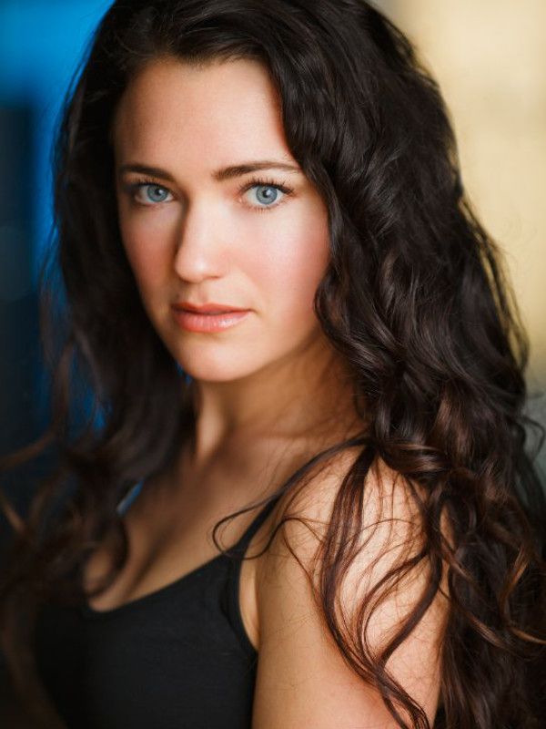 April Mullen - SensaCine.com