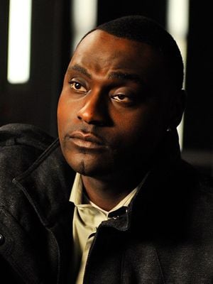 Adrian Holmes - SensaCine.com