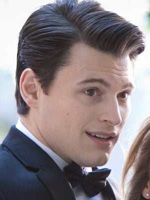 Bryan Dechart - SensaCine.com