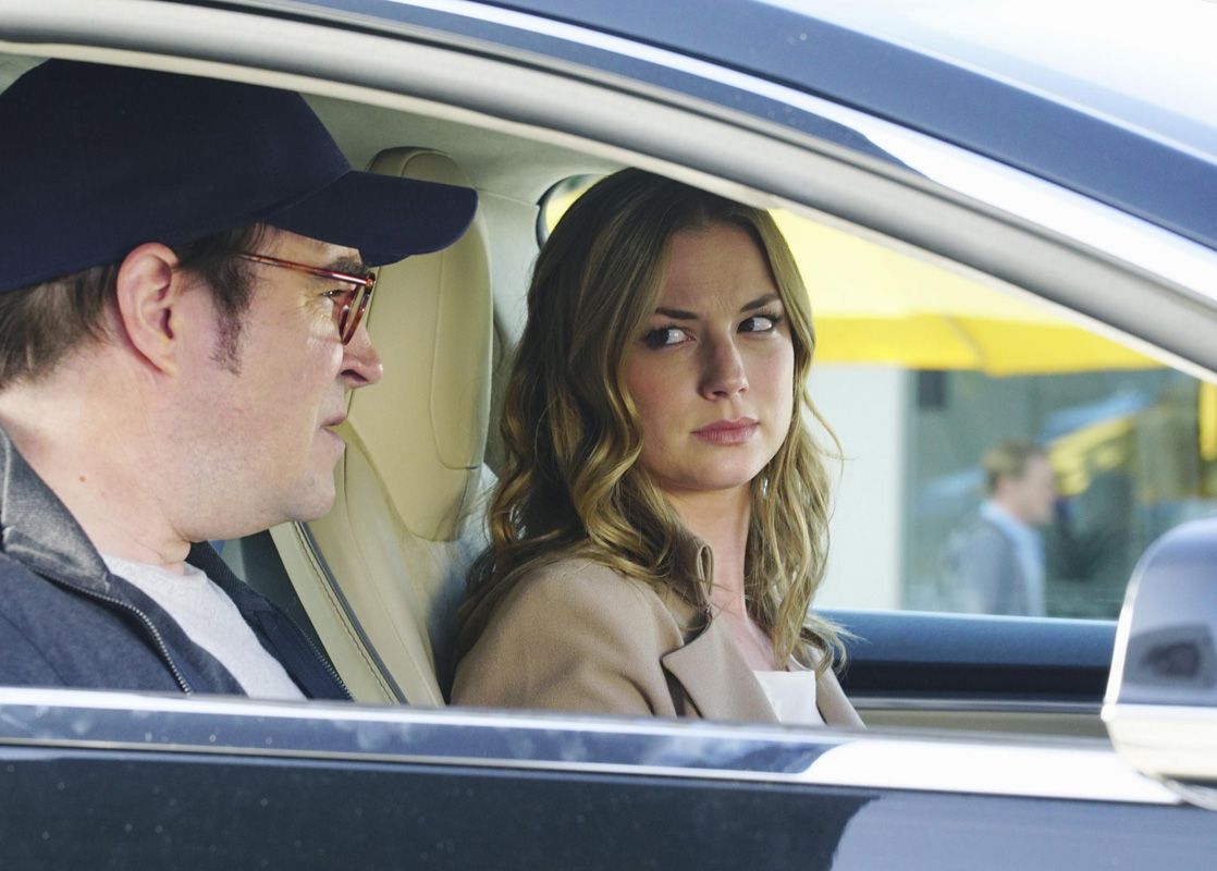 Revenge : Revenge : Foto Roger Bart, Emily VanCamp - Foto 13 sobre 778 ...