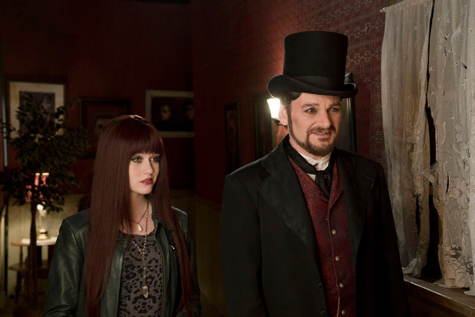 Foto de Katherine McNamara - Foto Andrew Kavadas, Katherine McNamara ...