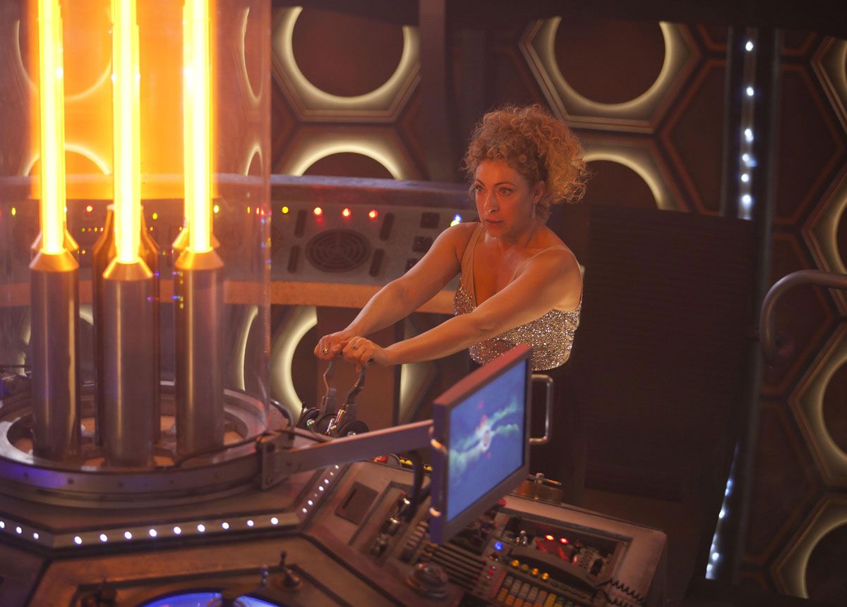 Doctor Who (2005) : Doctor Who (2005) : Foto Alex Kingston - Foto 308 ...
