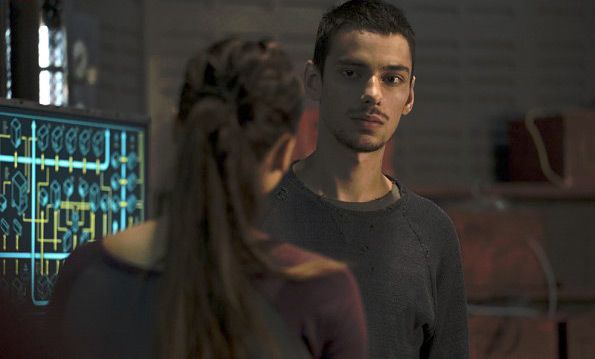 Foto de Devon Bostick - Foto Devon Bostick - SensaCine.com