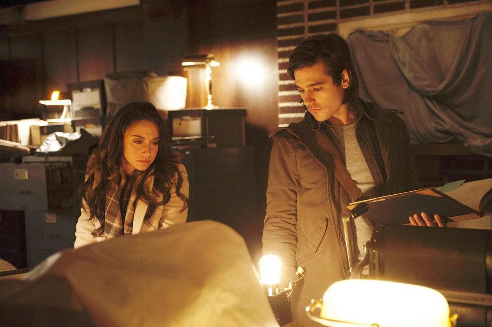 Foto de Jason Ralph - The Magicians : Foto Stella Maeve, Jason Ralph ...