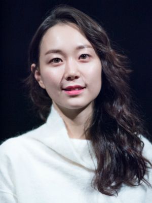 Yoo-Young Lee - SensaCine.com