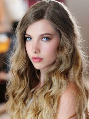 Kaylin Mally - SensaCine.com