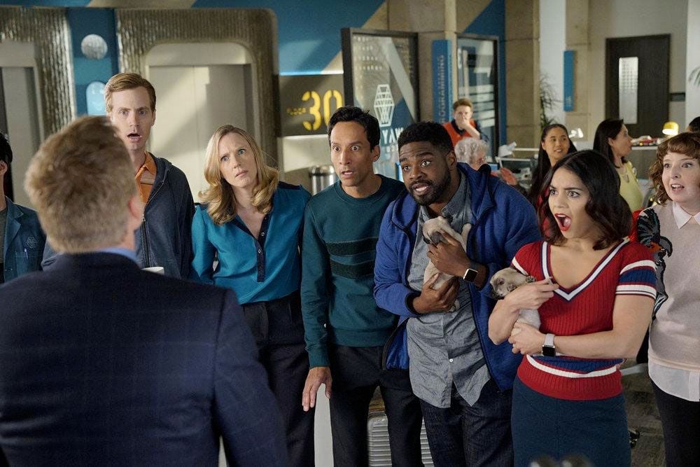 Foto de Ron Funches - Powerless : Foto Danny Pudi, Christina Kirk, Alan ...