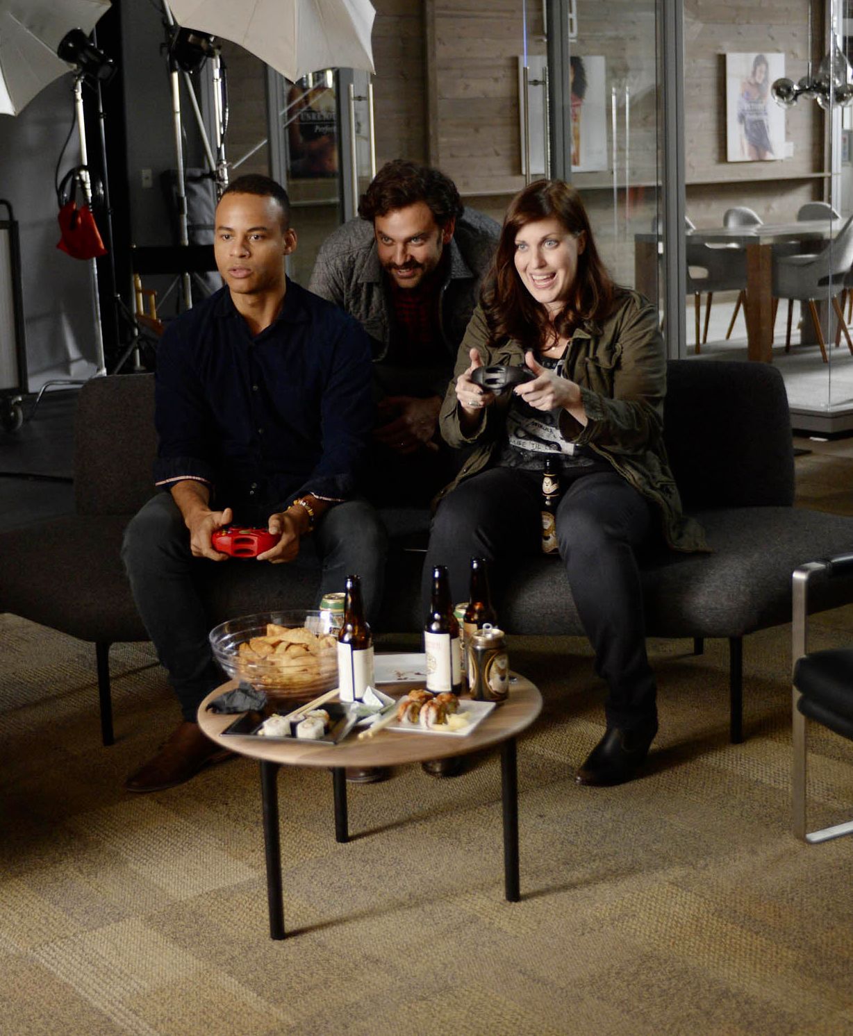 Downward Dog : Downward Dog : Foto Allison Tolman, Barry Rothbart ...