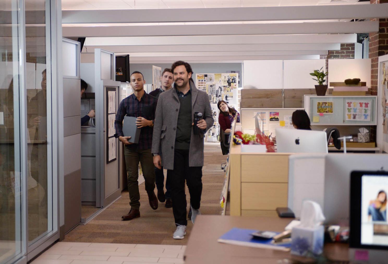 Foto de Barry Rothbart - Downward Dog : Foto Allison Tolman, Barry ...