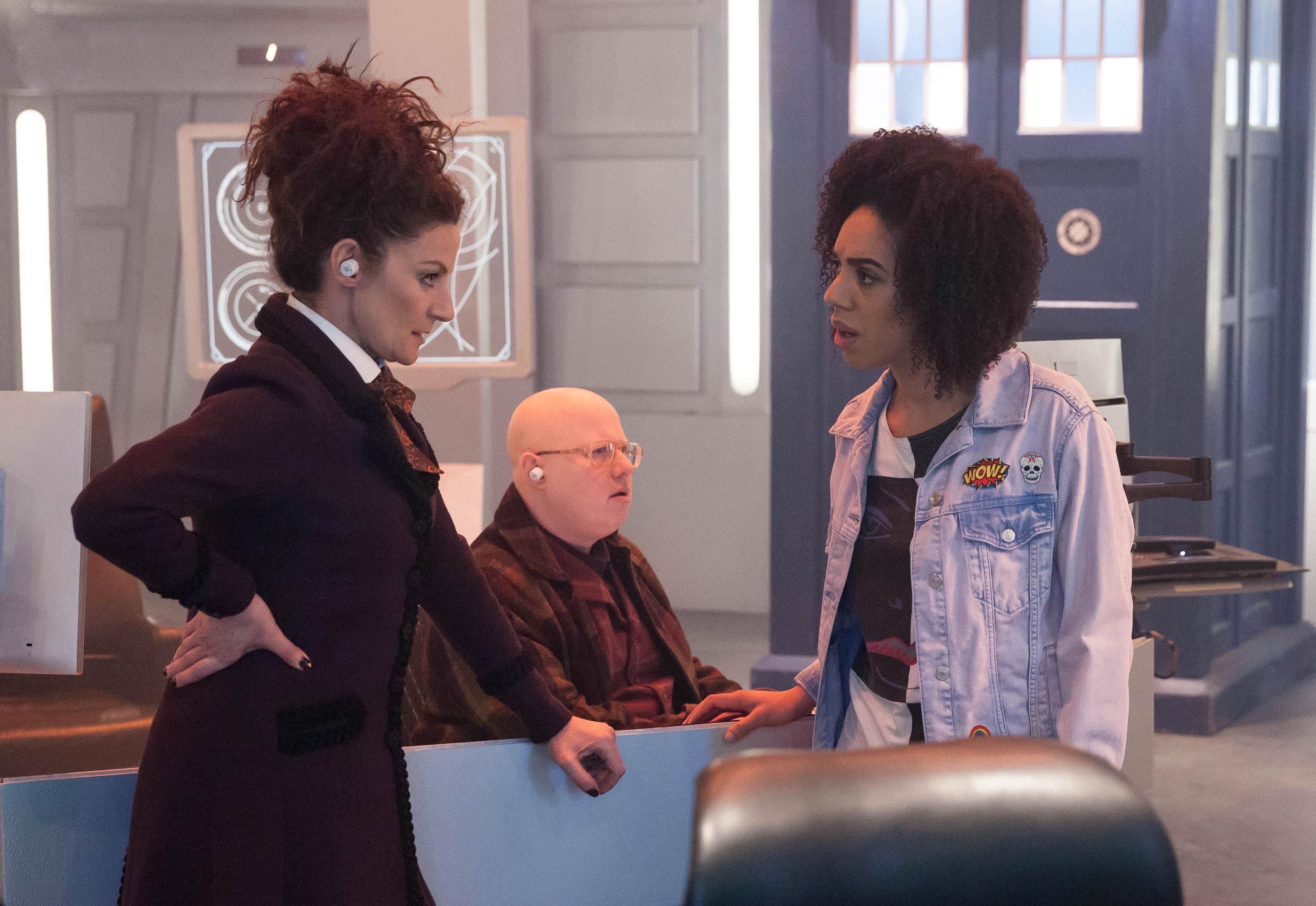 Foto De Pearl Mackie Doctor Who 2005 Foto Matt Lucas Pearl