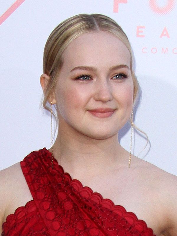 Emma Howard - SensaCine.com