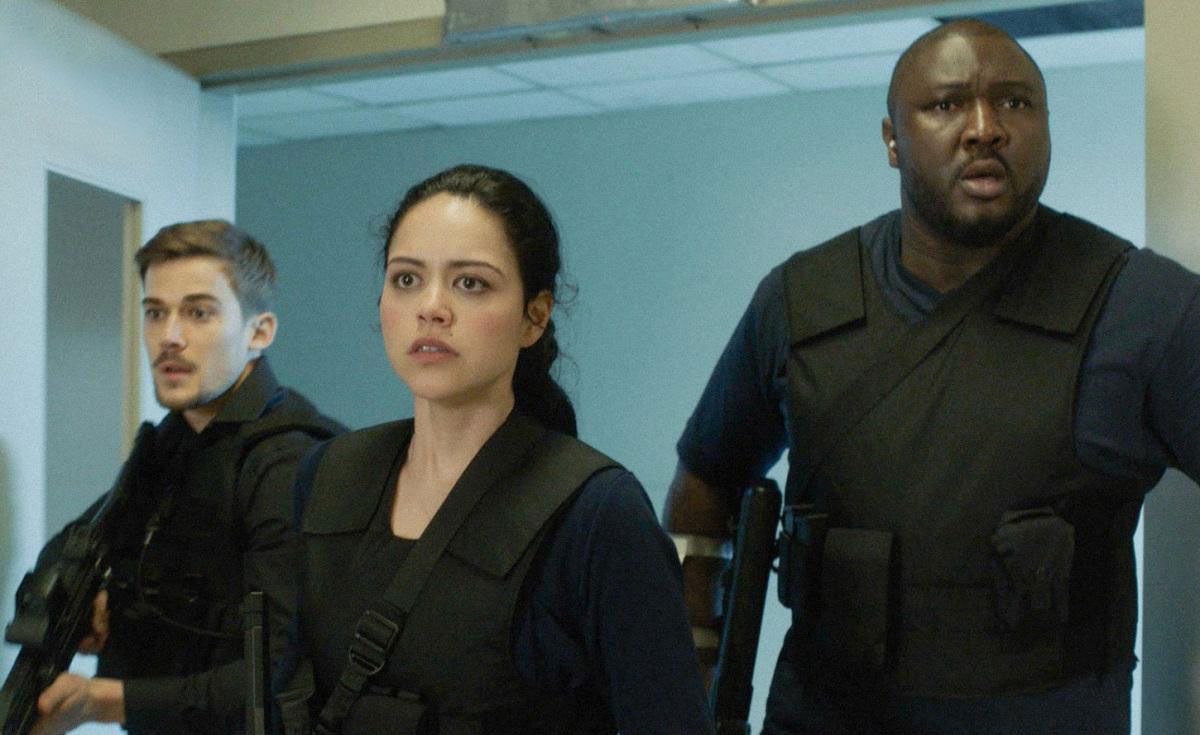 Foto de Josh Salatin - Zoo : Foto Nonso Anozie, Josh Salatin, Alyssa ...