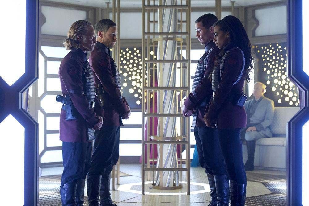 Foto de Patrick Garrow - Killjoys : Foto Luke MacFarlane, Hannah John ...