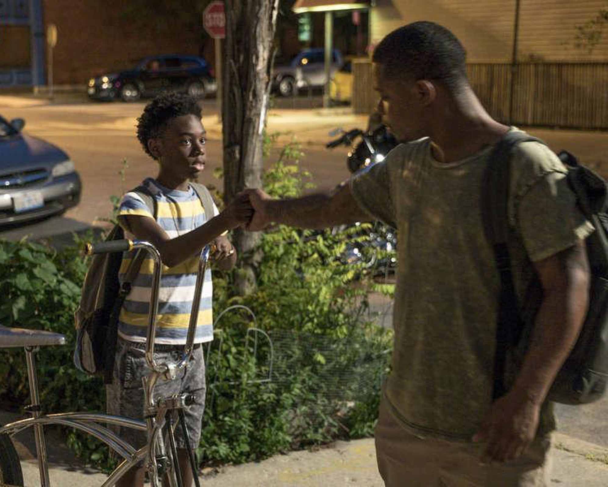 Foto de Alex R. Hibbert - The Chi : Foto Jason Mitchell, Alex R ...