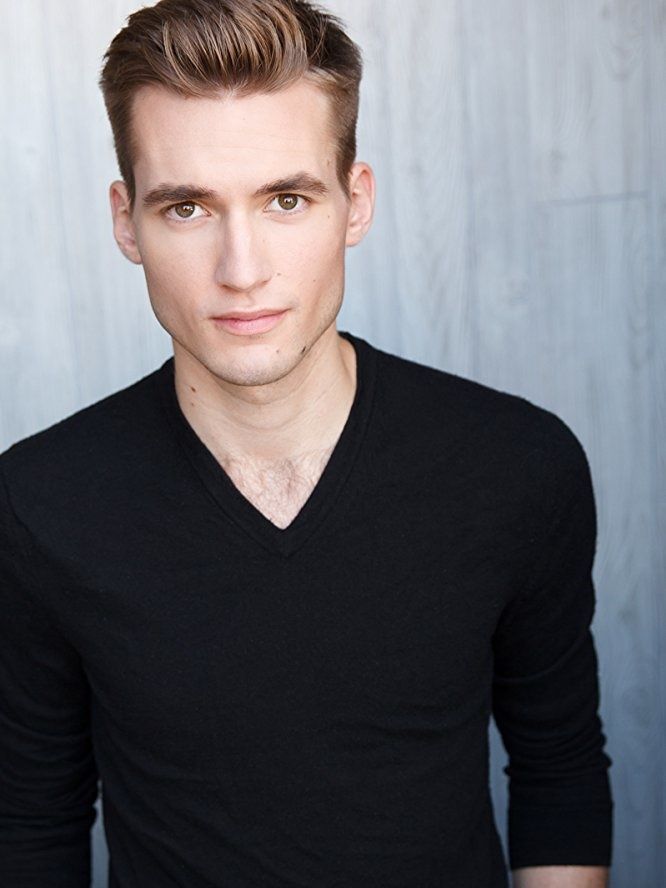 Jake Bradley - SensaCine.com